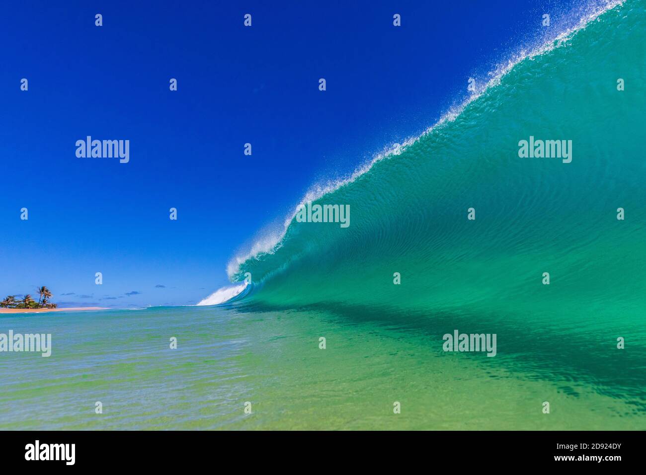 Shorebreak Waves Beach Hawaii High Resolution Stock Photography and ...