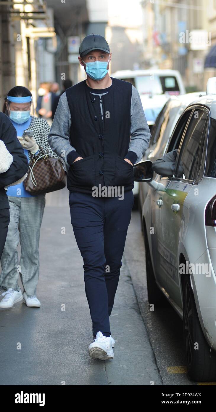 Milan, Simon Kjaer to wife Elina in the center Simon Kjaer, defender of ...