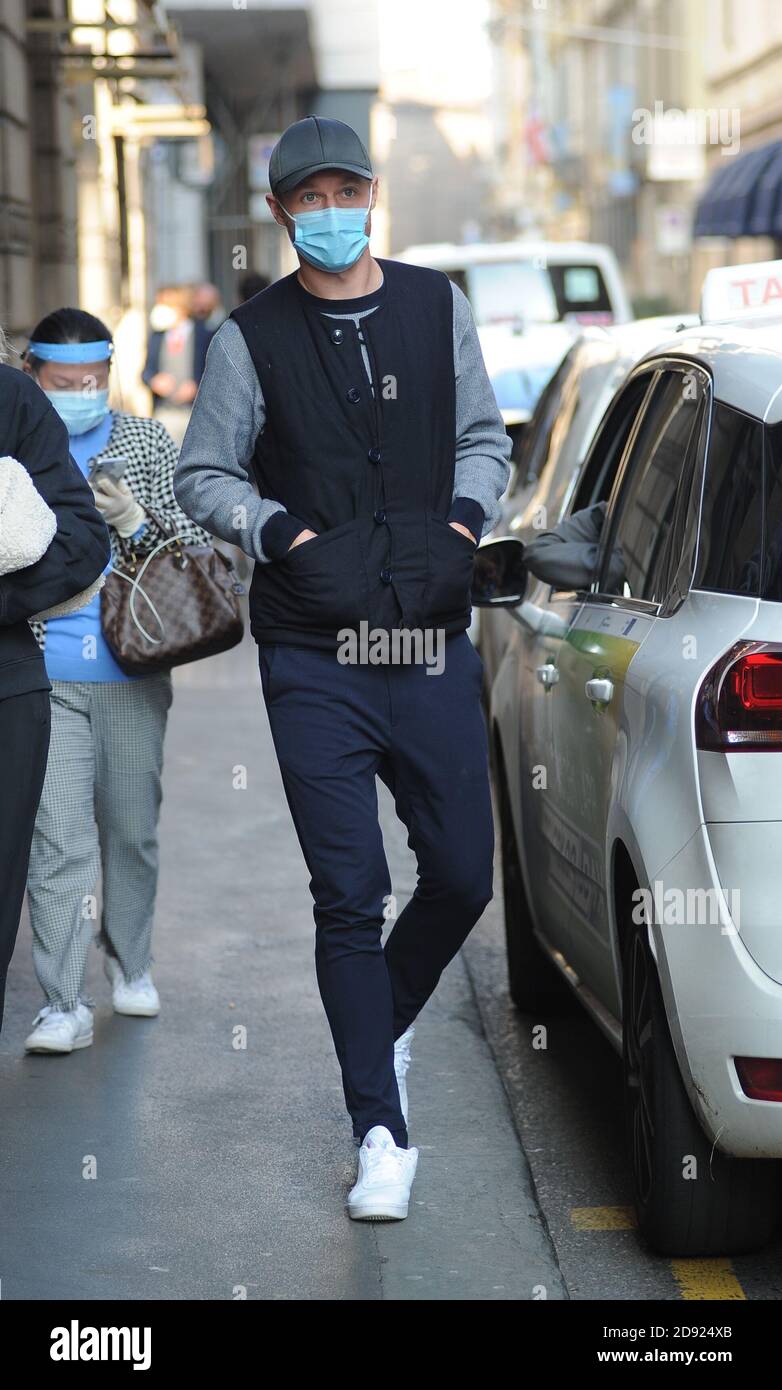 Milan, Simon Kjaer to wife Elina in the center Simon Kjaer, defender of ...