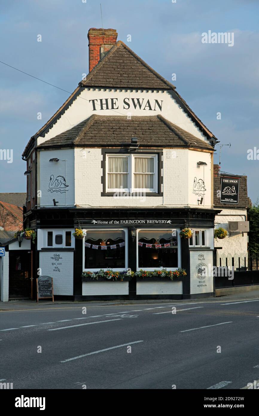 The Swan public house (pub) in Faringdon, decked out with celebratory ...