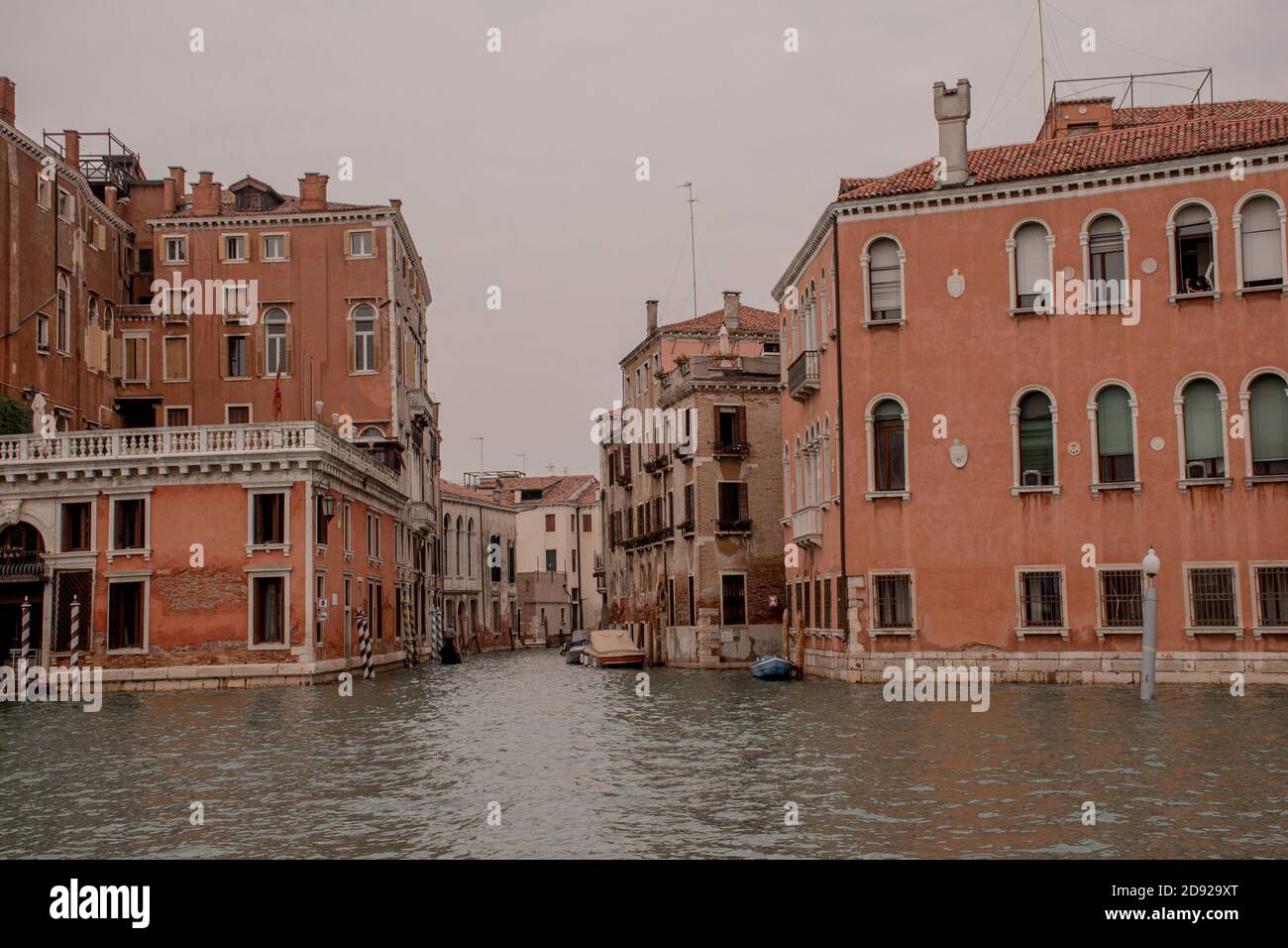 Venice streets hi-res stock photography and images - Alamy