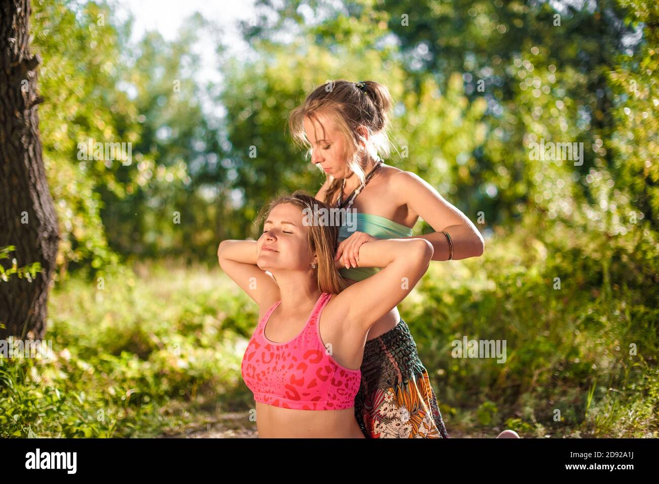 Experienced Masseuse Impliments Her Massage Abilities On The Ground 3613