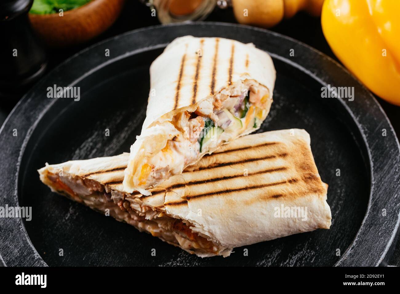 Fat woman thin woman street hi-res stock photography and images - Alamy