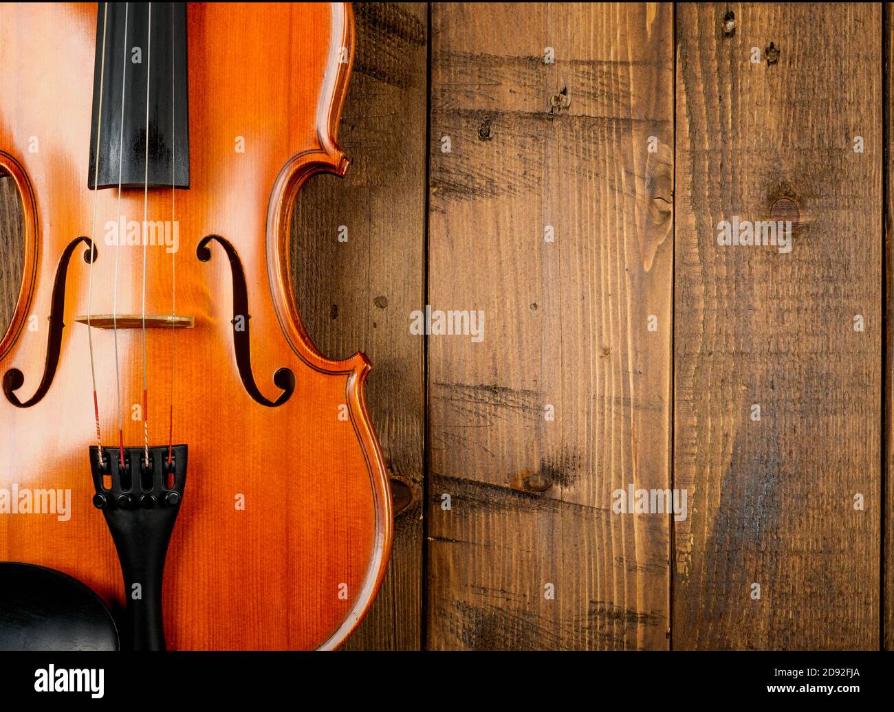 violin in wood background Stock Photo - Alamy