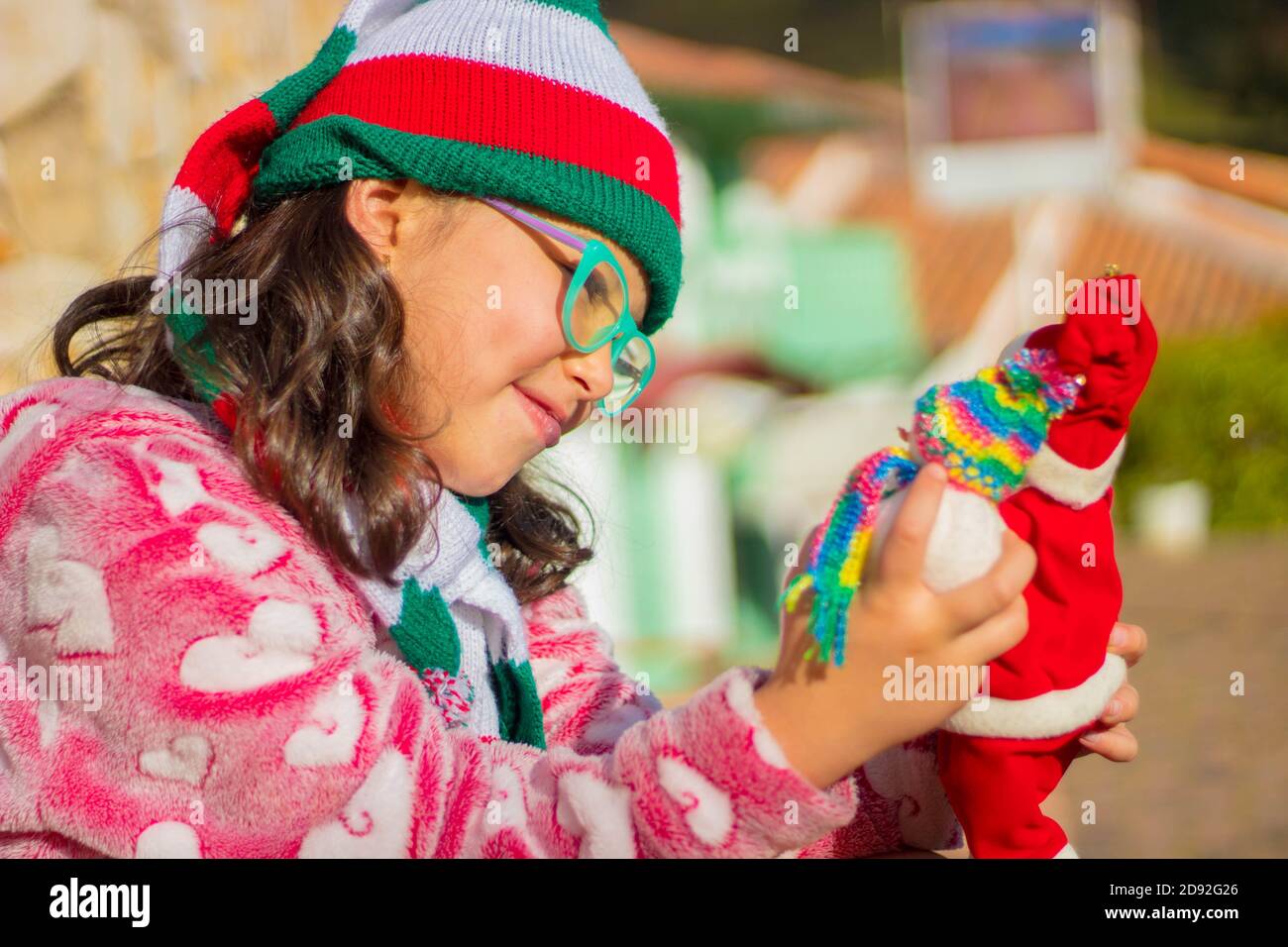 Children playing with gifts hi-res stock photography and images - Alamy