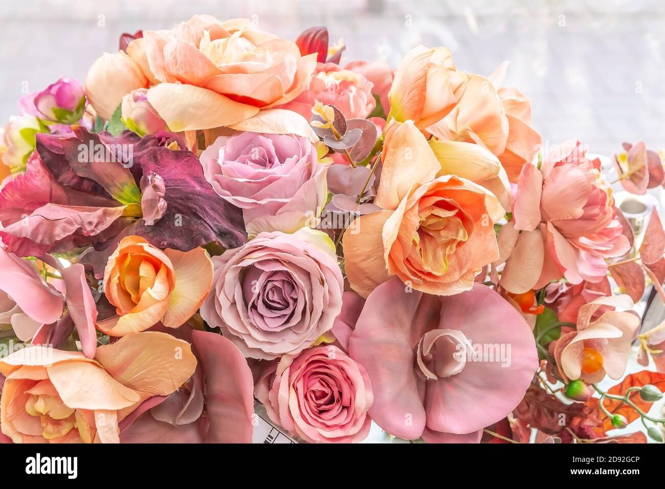 bouquet of pink roses and orchids Stock Photo - Alamy