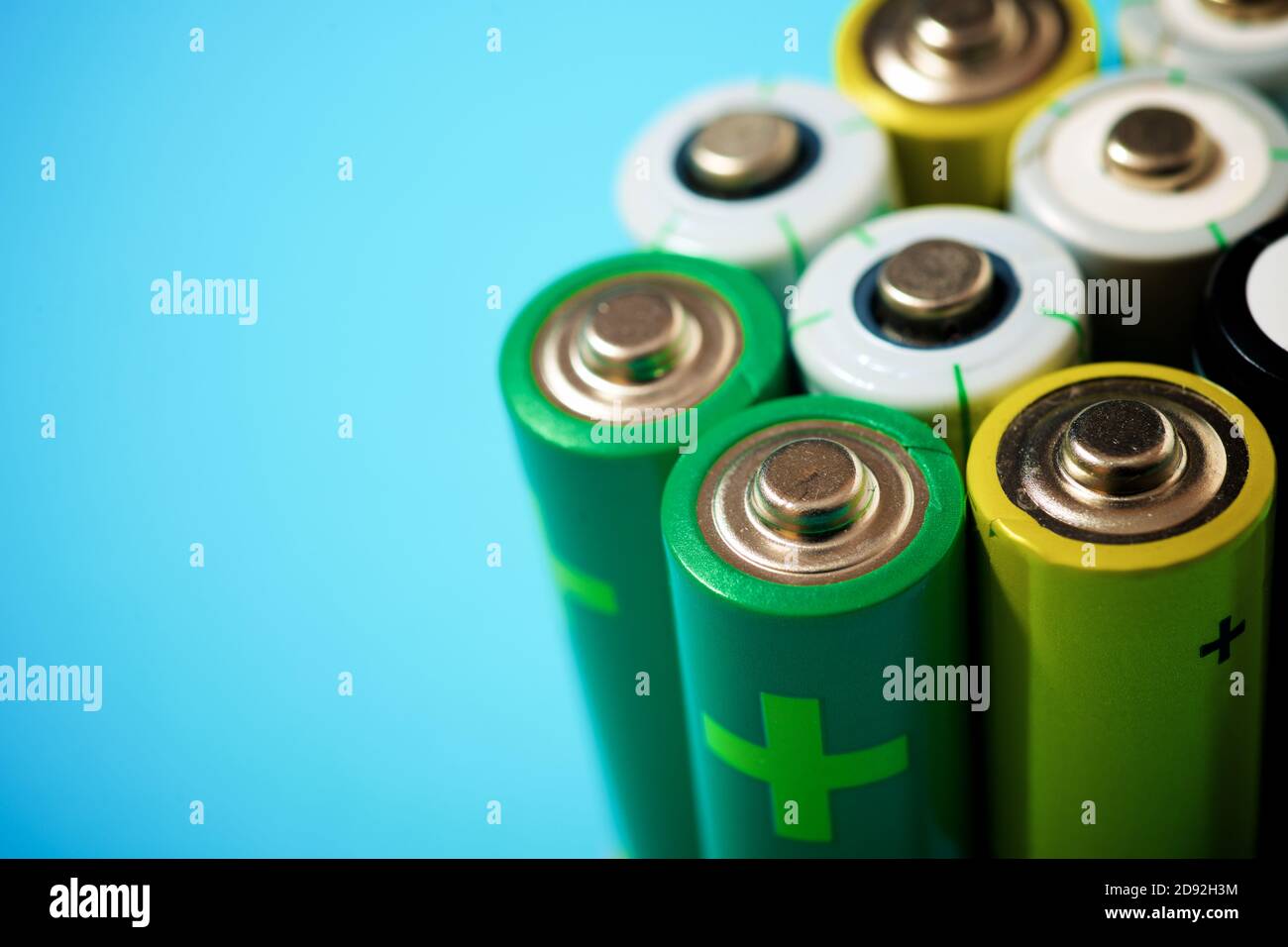 Small electric batteries household hi-res stock photography and images ...