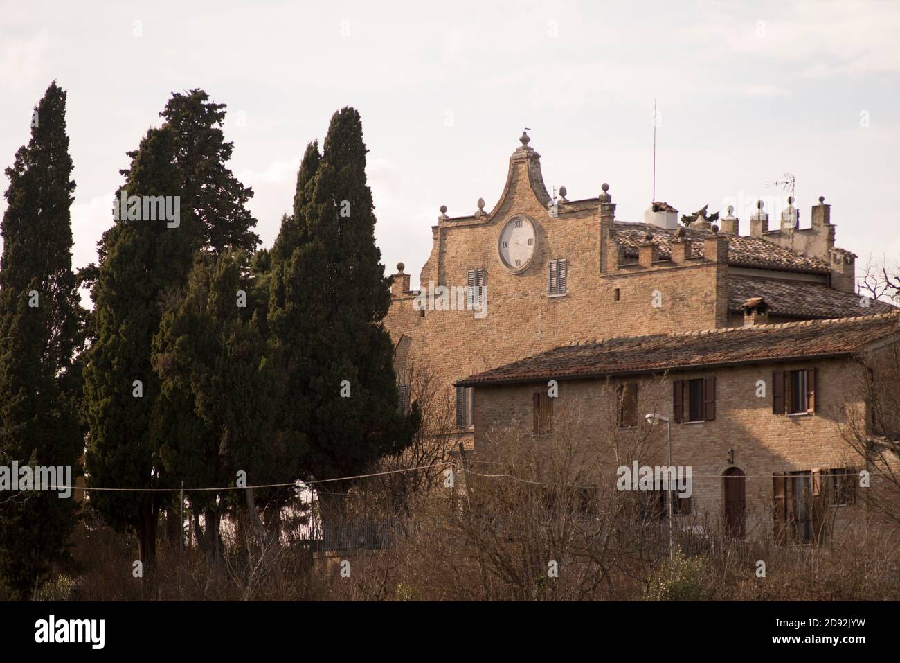 Sundial building hi-res stock photography and images - Alamy