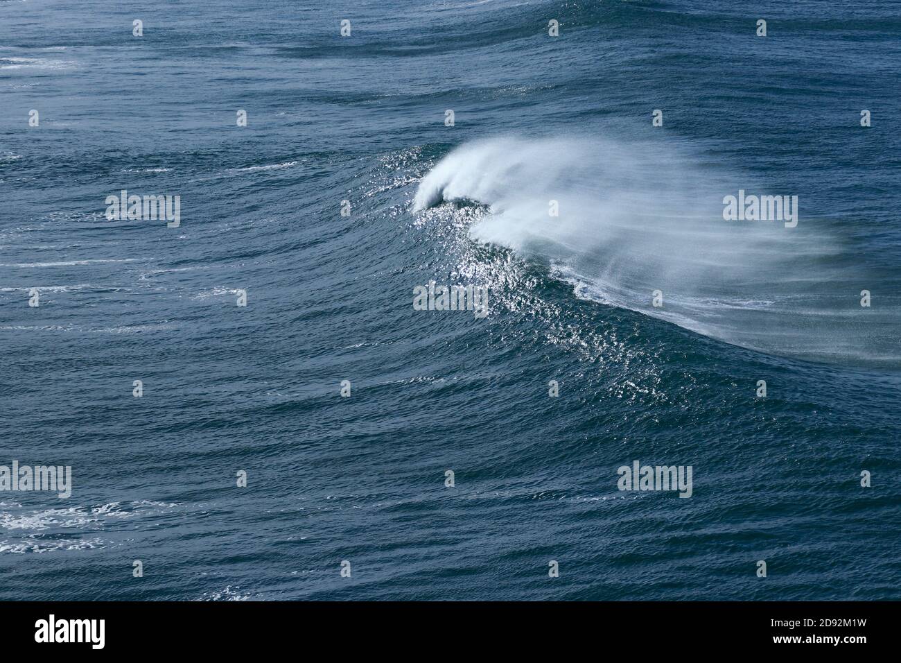 Strong wave hi-res stock photography and images - Alamy