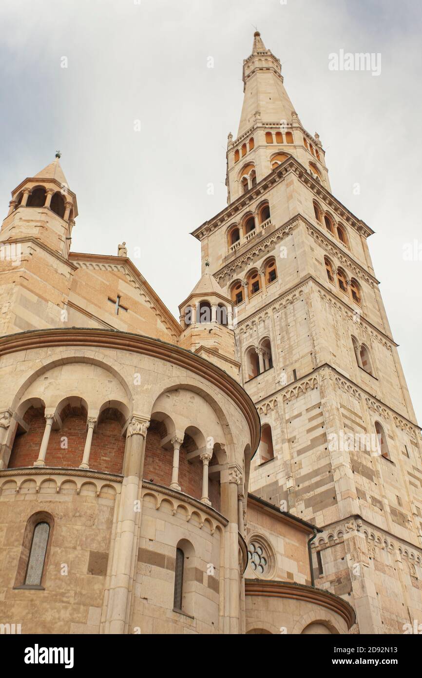 Cathedral of modena with tower torre ghirlandina hi-res stock ...