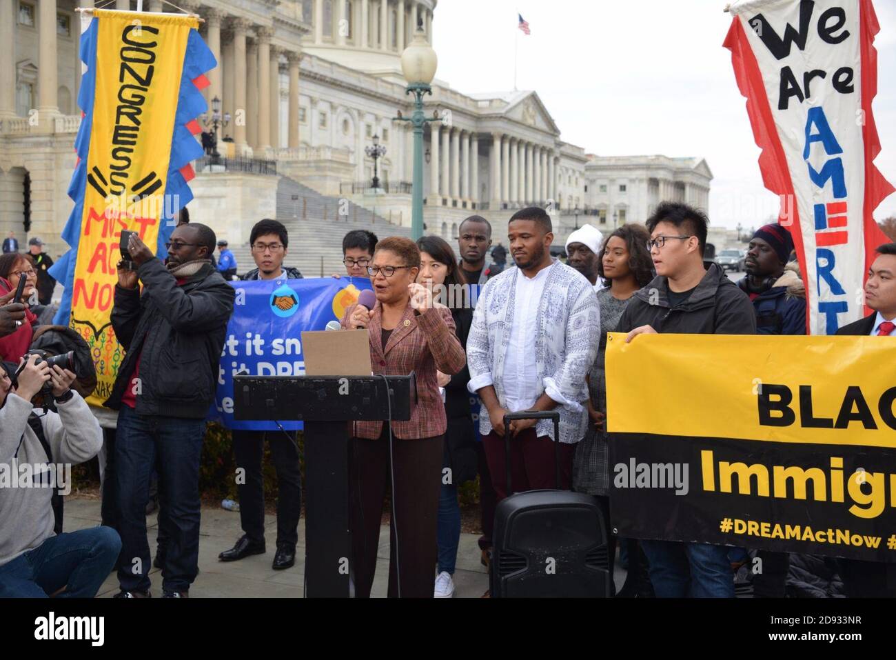 Bass support hi-res stock photography and images - Alamy