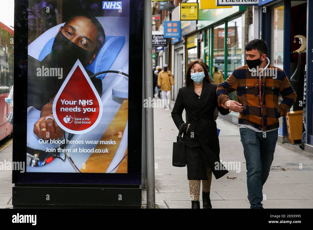 Surgical masks nhs hi-res stock photography and images - Alamy