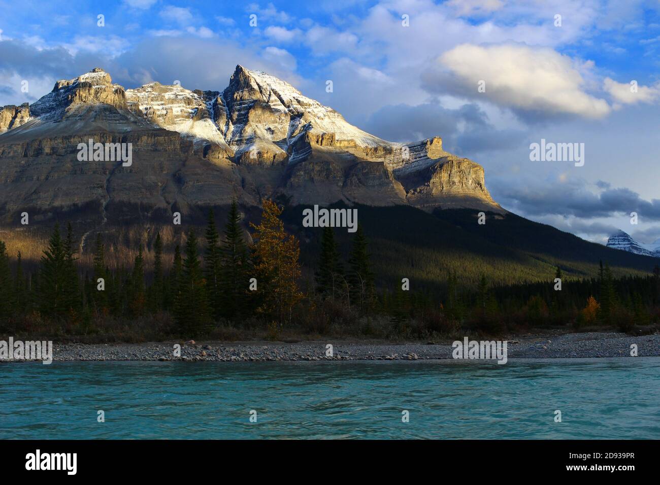 Mount Murchison looking onto the Saskatchewan River Crossing below ...