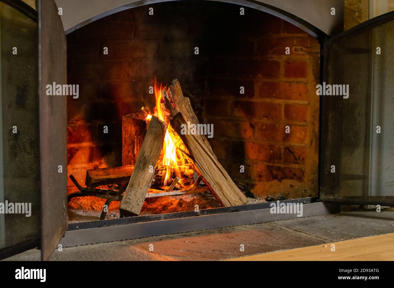 Old brick fireplace hi-res stock photography and images - Alamy