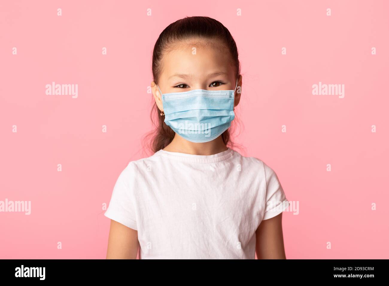 Dust mask girl hi-res stock photography and images - Alamy