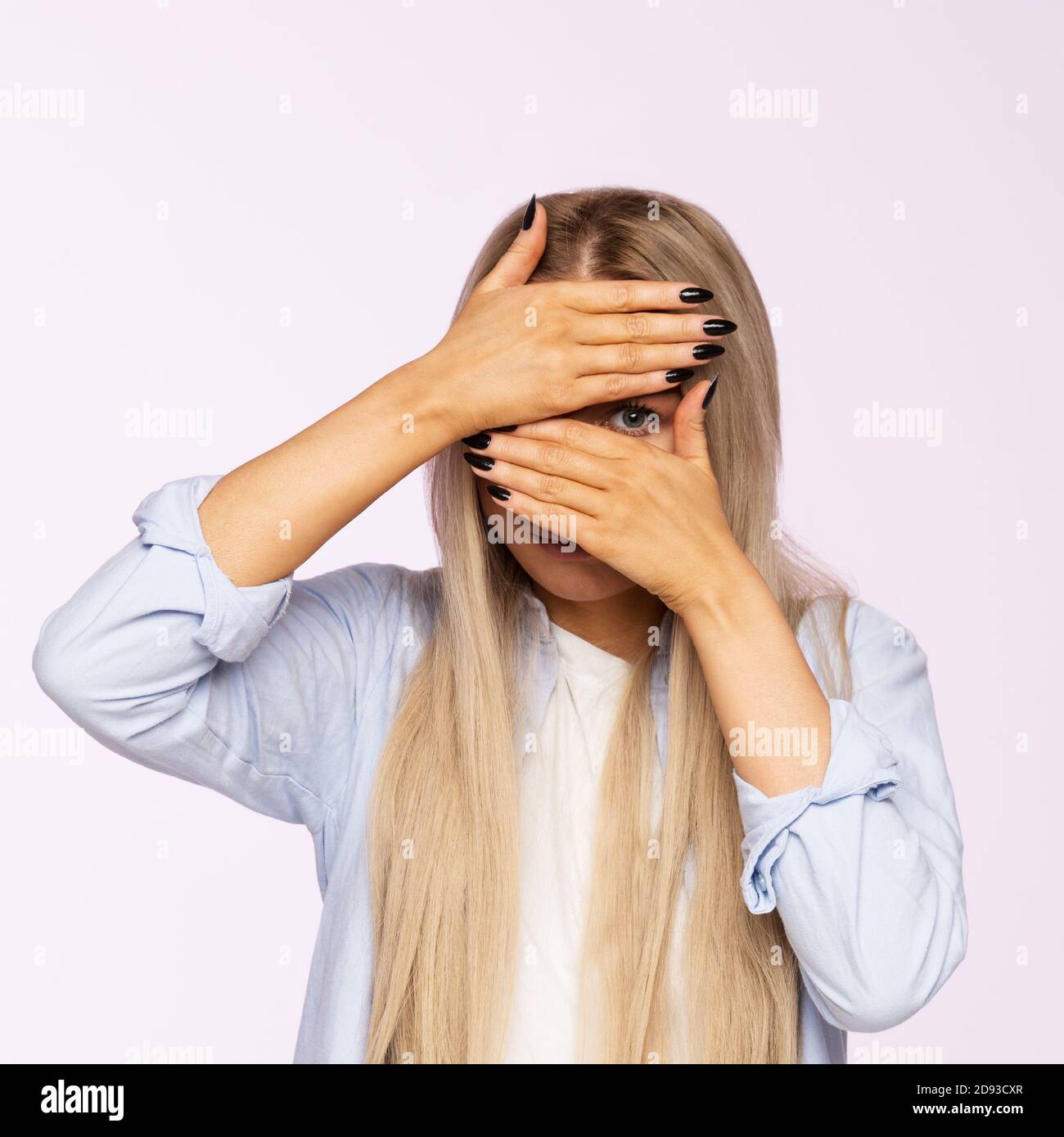 Girl with eyes closed eyes hi-res stock photography and images - Alamy