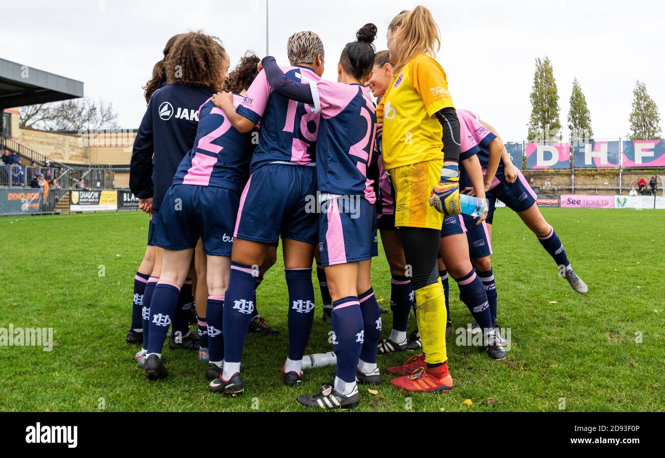 Soccer team huddle hi-res stock photography and images - Alamy