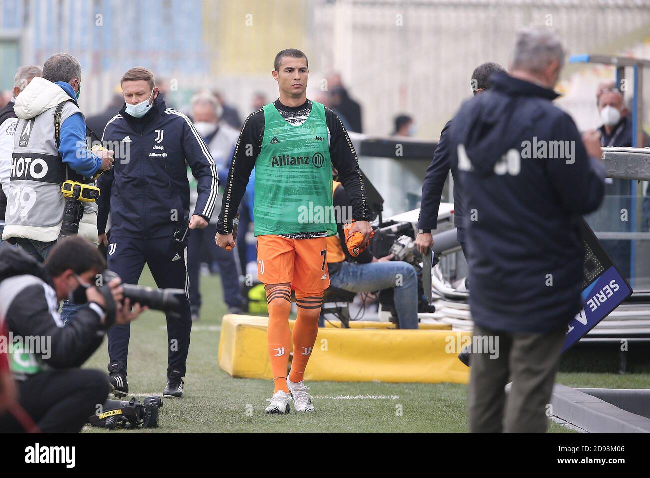Cr7 Cristiano Ronaldo On The Bench Stock Photo - Alamy