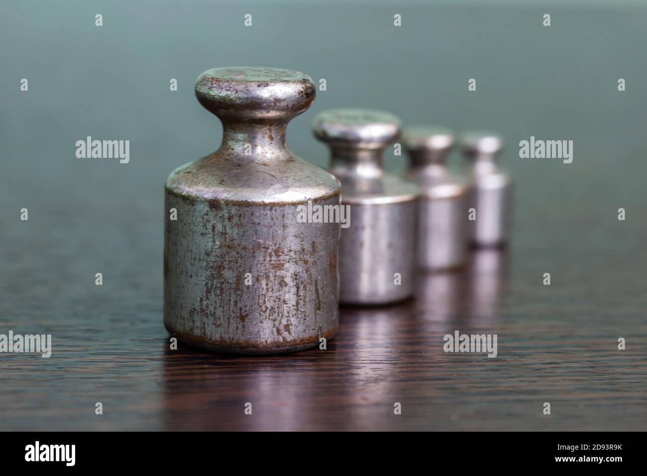 Iron weights hi-res stock photography and images - Alamy