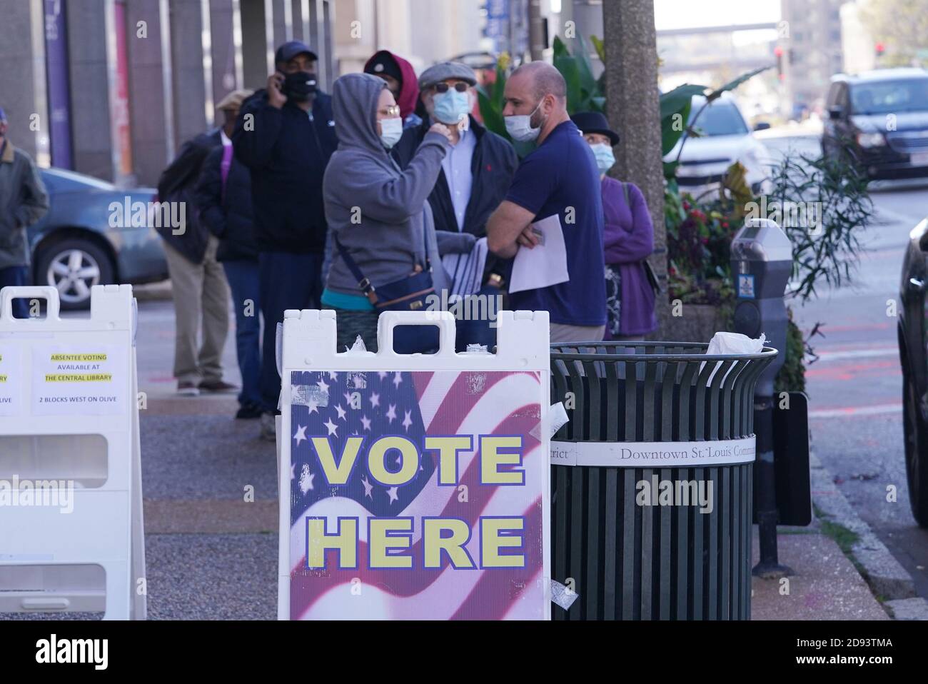 Long lines voting hi-res stock photography and images - Alamy