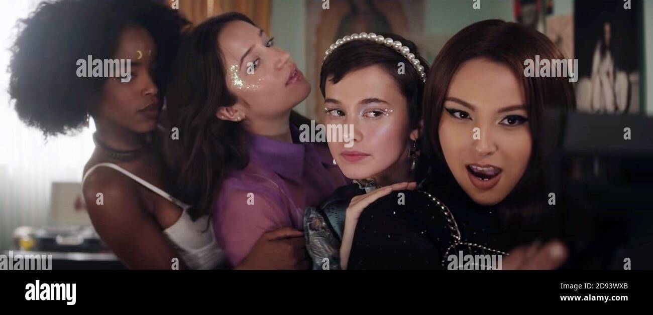 THE CRAFT: LEGACY, from left: Gideon Adlon, Lovie Simone, Cailee Spaeny ...