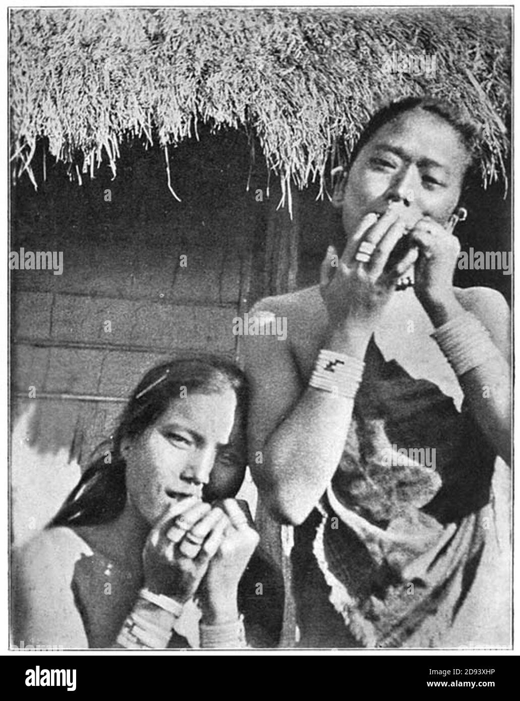 Kachári Girls playing Gogona Stock Photo - Alamy