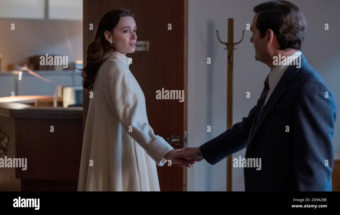 THE HAUNTING OF BLY MANOR, from left: Alex Essoe, Henry Thomas, The ...