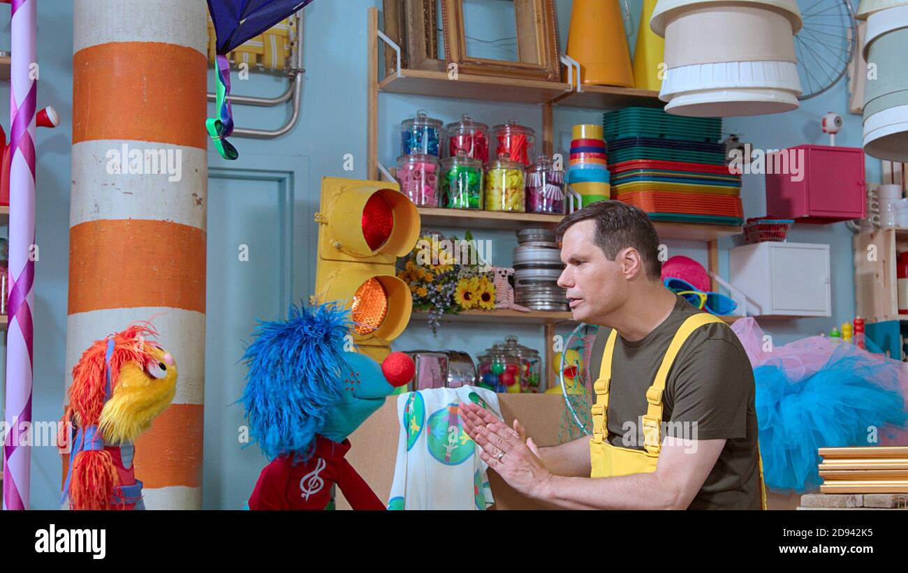 HELPSTERS, from left: Cody (voice: Stephanie D'Abruzzo), Scatter (voice ...