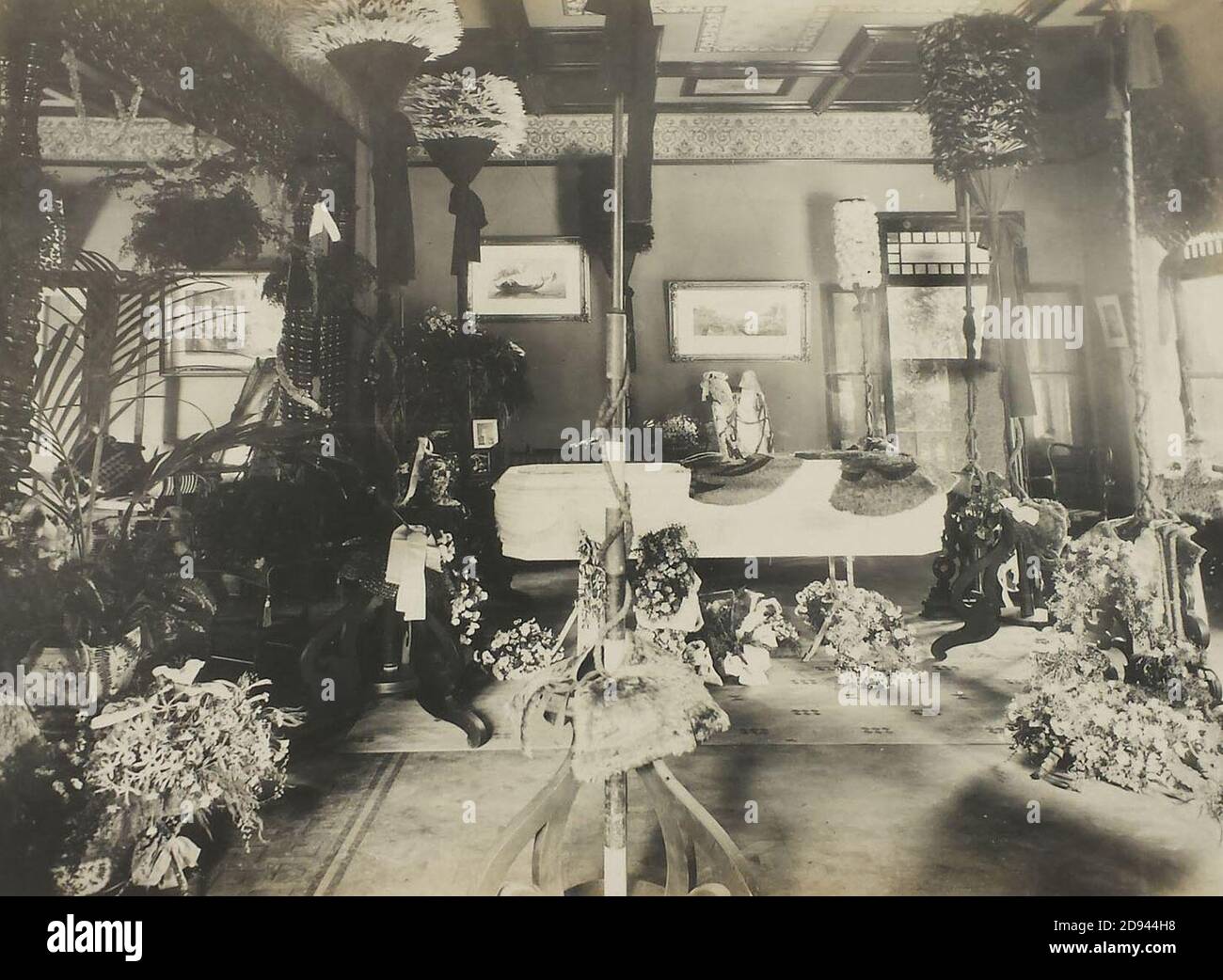 Kaiulani lying in state Ainahau, photograph by Frank Davey Stock Photo ...