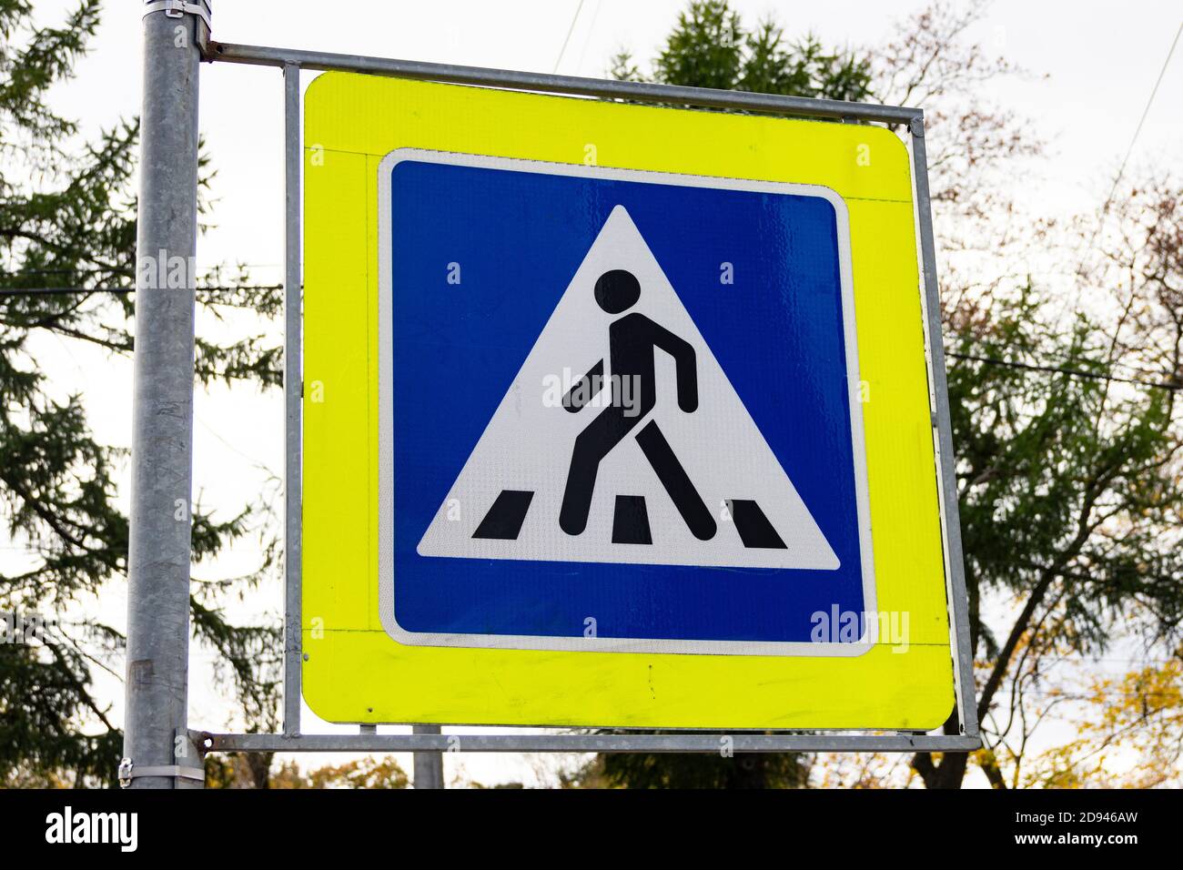 Pedestrian crossing road sign Stock Photo - Alamy