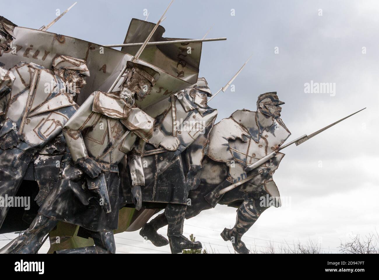Statues with swords hi-res stock photography and images - Alamy