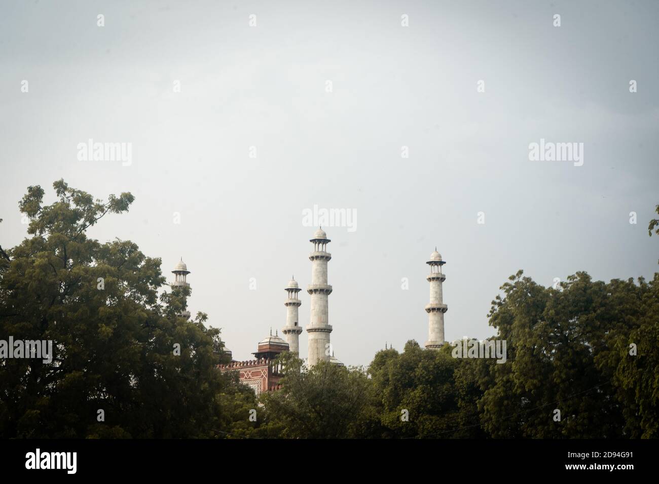 Tomb of Akbar the Great at Sikandra Fort in Agra Stock Photo - Alamy