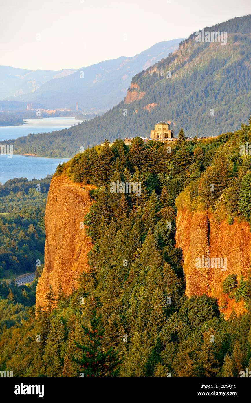 Columbia river highway scenery hi-res stock photography and images - Alamy