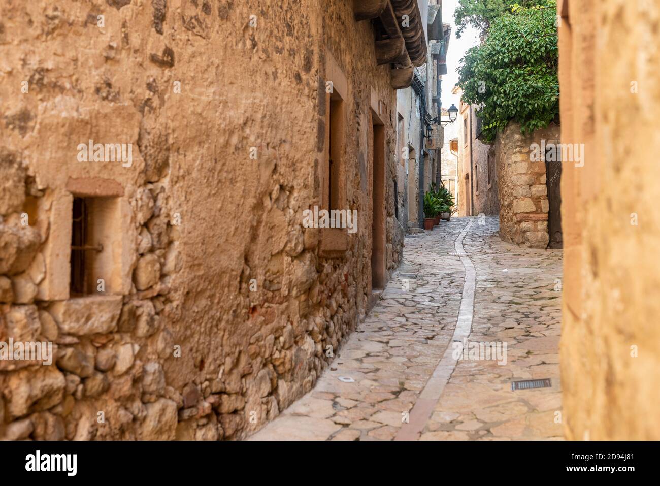 Sepulveda, Segovia, medieval village street Stock Photo - Alamy