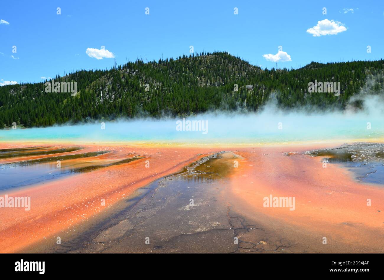 Beautiful scenery of Grand Prismatic Spring in Yellowstone, Wyoming ...
