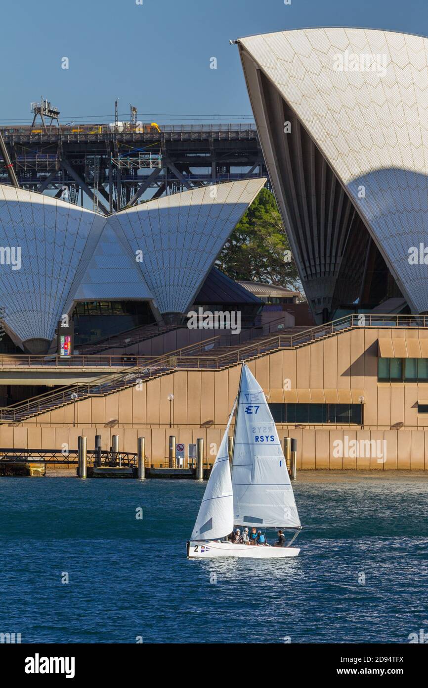 A sailing boat on Farm Cove in Sydney Harbour at Sydney Opera House in ...