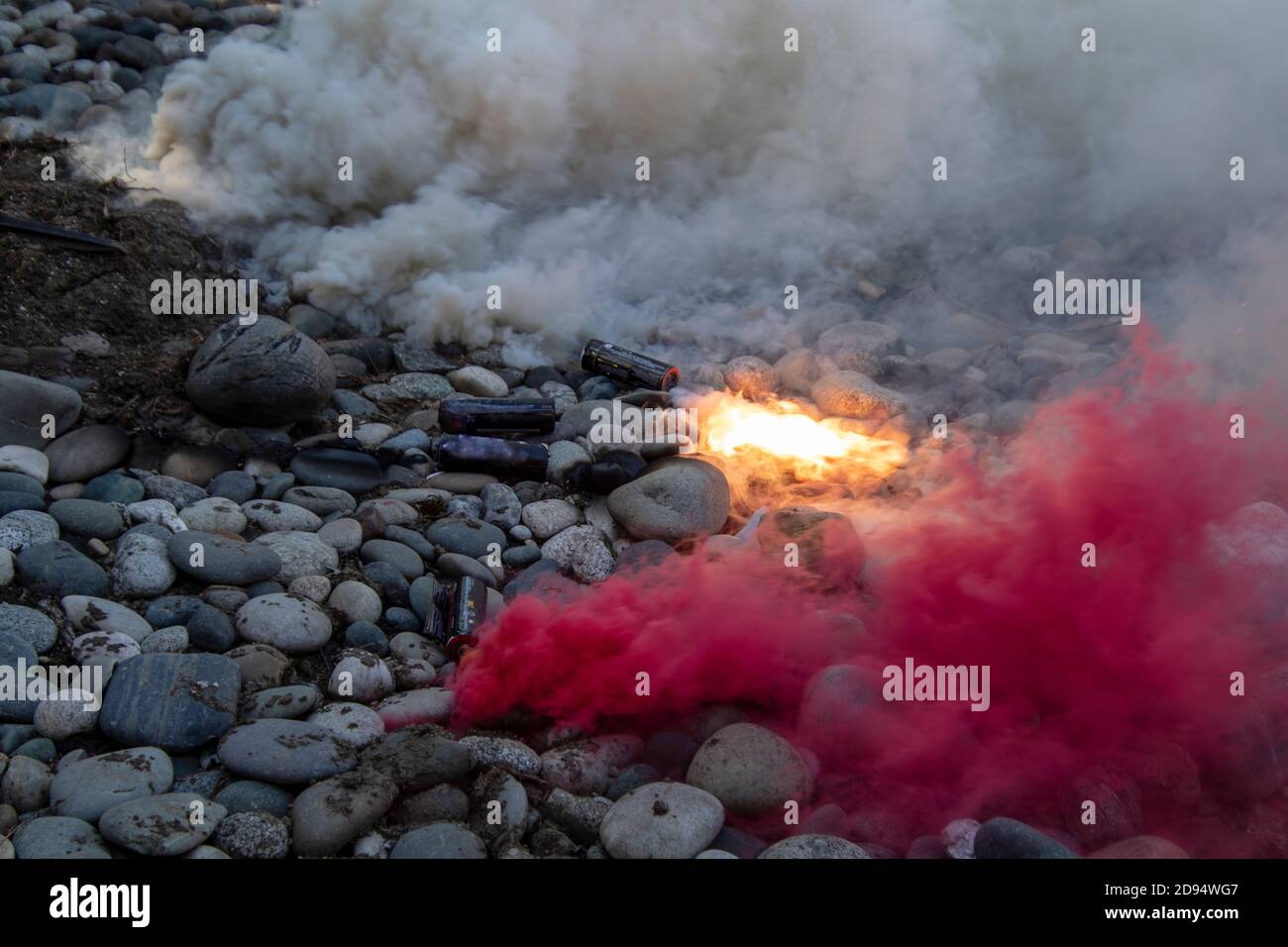 Smoke from bombs hi-res stock photography and images - Alamy
