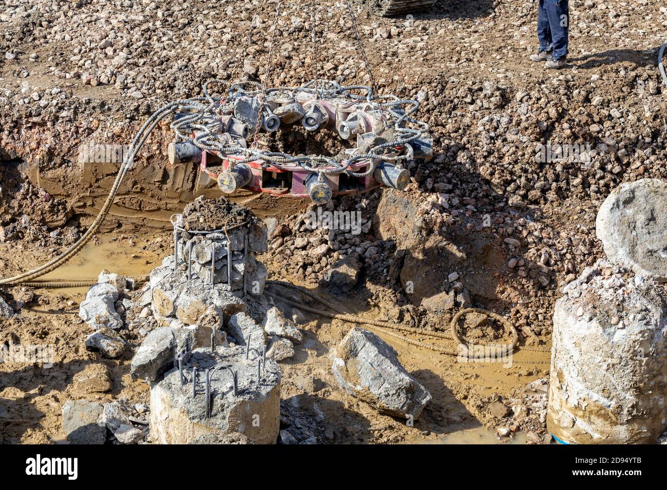 Hydraulic concrete pile breaker hi-res stock photography and images - Alamy