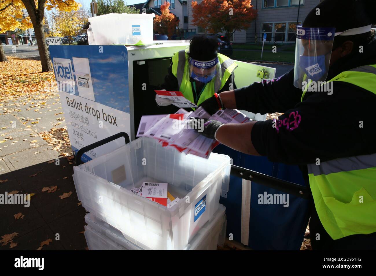 Seattle, Washington, USA. 2nd Nov, 2020. Ebony Tucker (right) and Susan ...