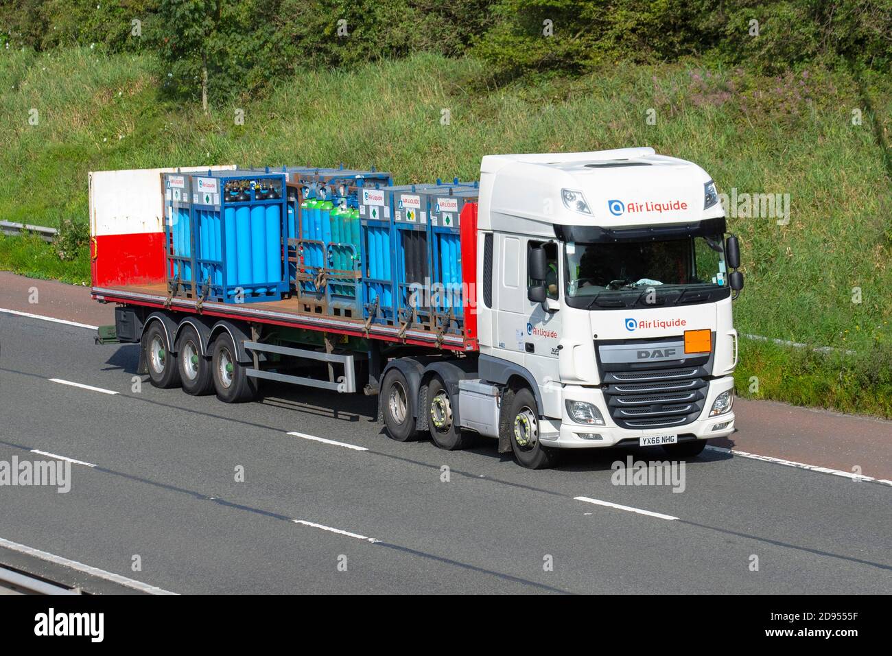 Air liquide truck hi-res stock photography and images - Alamy