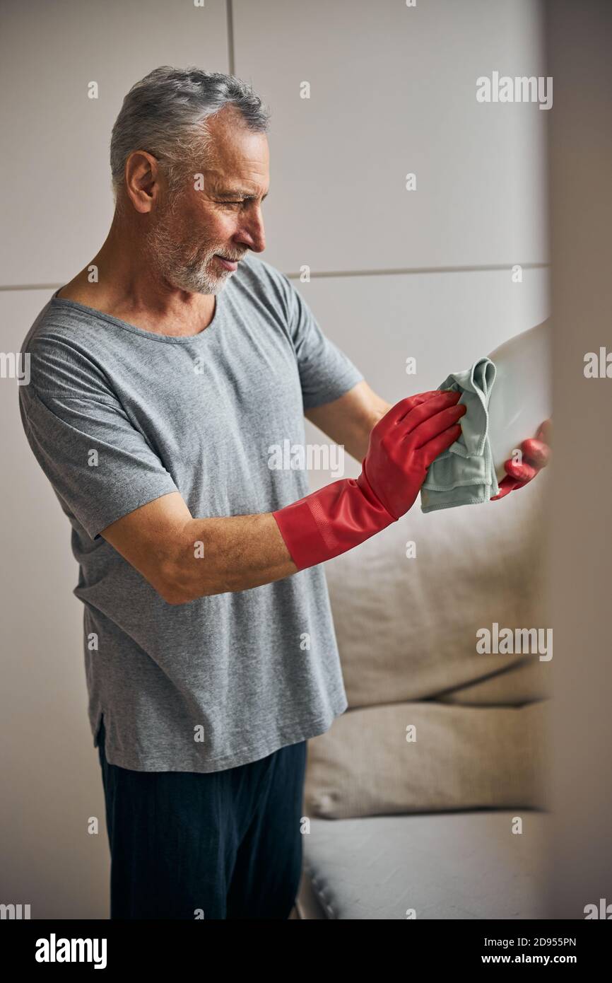 Deep wet cleaning hi-res stock photography and images - Alamy