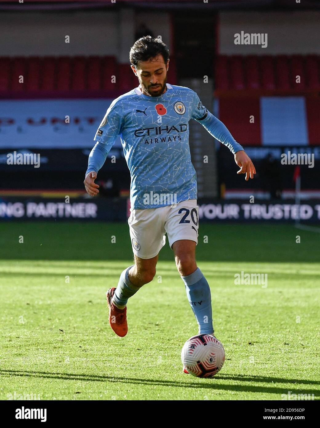 Bernardo Silva (20) of Manchester City runs forward with the ball Stock ...