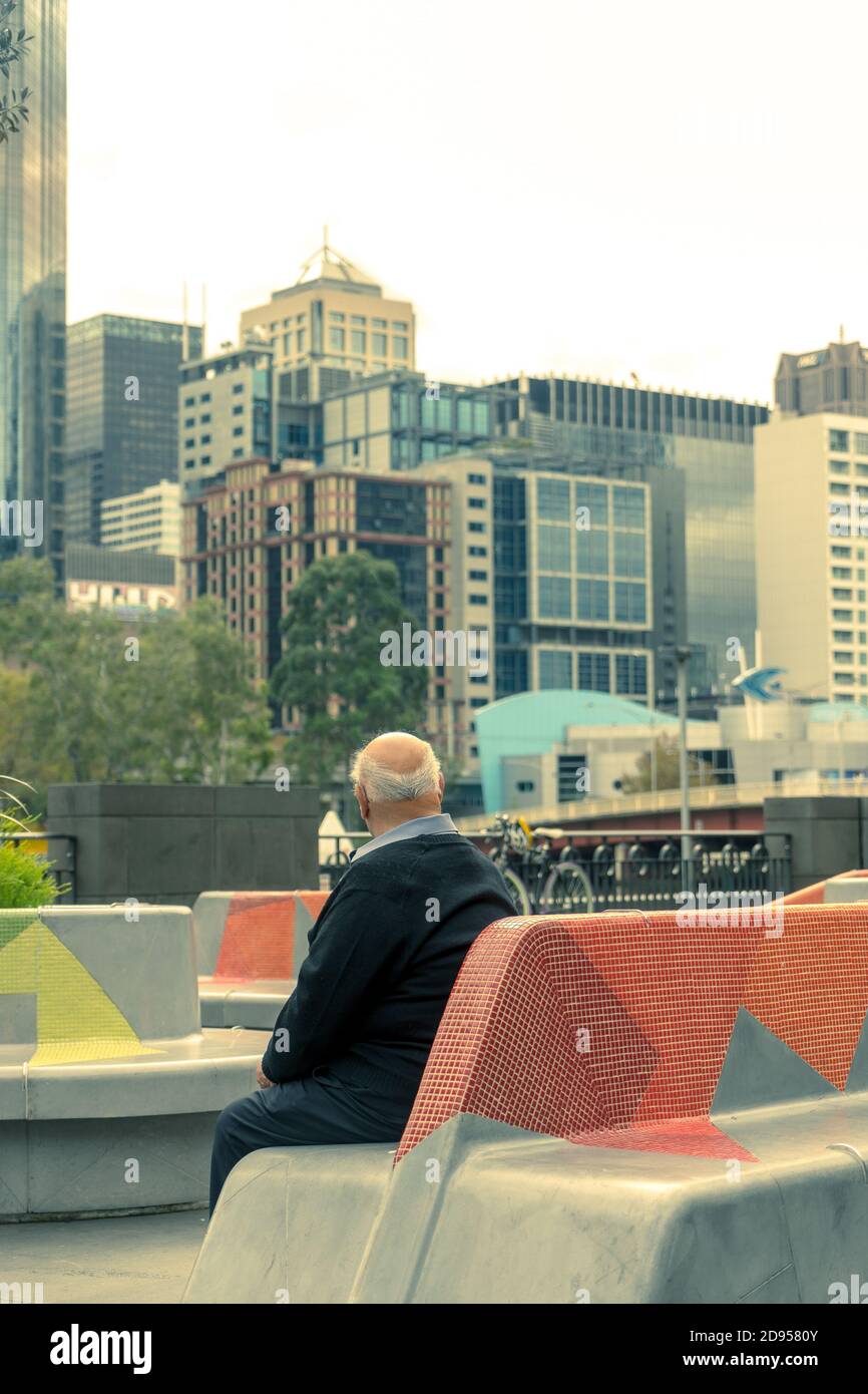 Lonely old man hi-res stock photography and images - Alamy