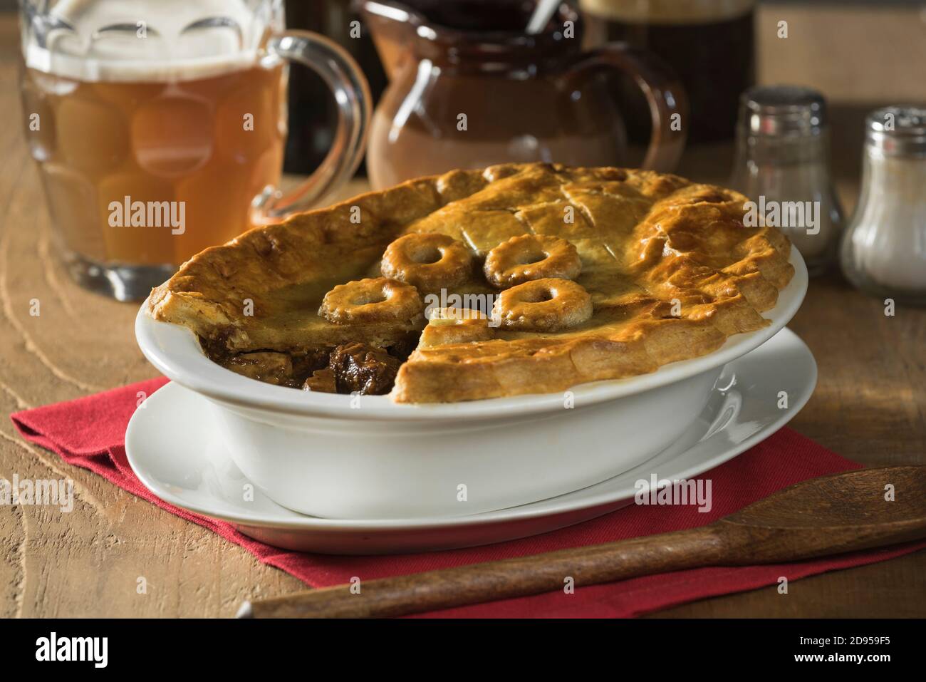 Steak and kidney pie. Traditional food UK Stock Photo - Alamy