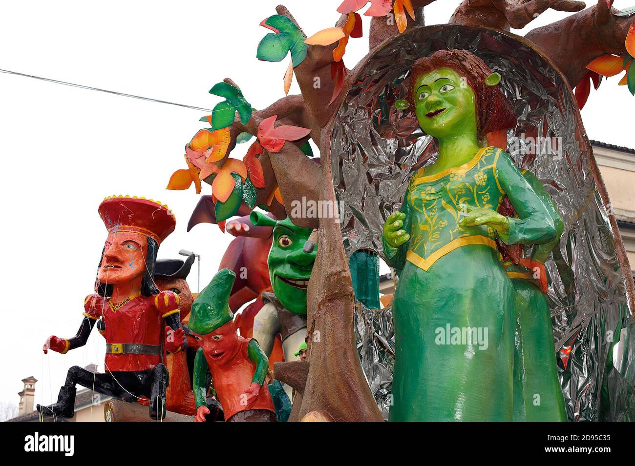 CREMA - FEBRUARY 14 : the parade of carnival floats in papier-mache ...