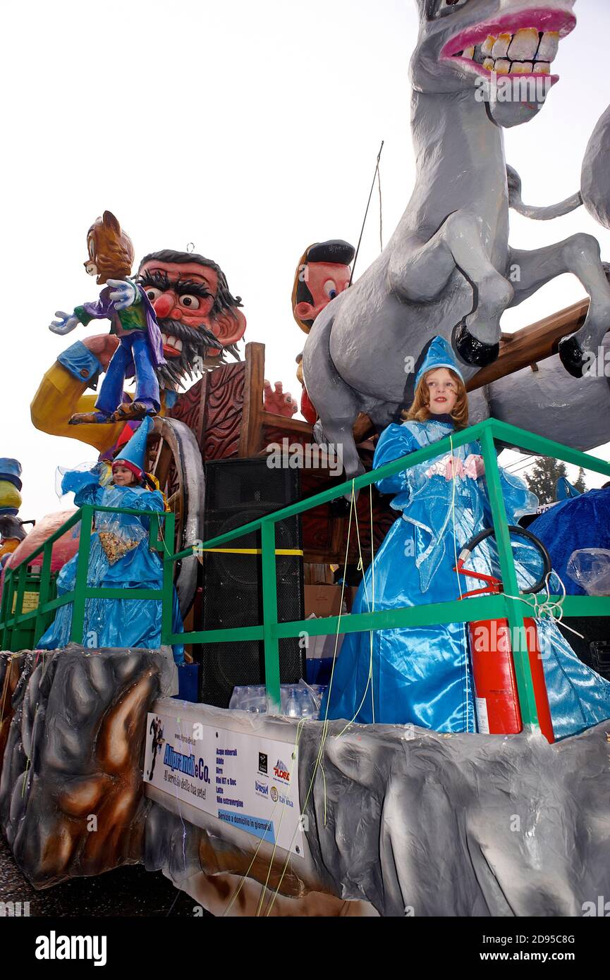 CREMA - FEBRUARY 14 : the parade of carnival floats in papier-mache ...