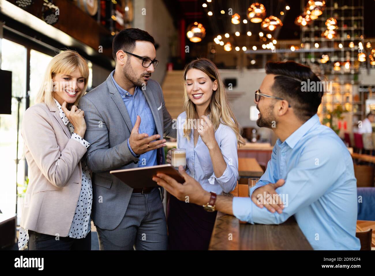 Office staff workplace hi-res stock photography and images - Alamy