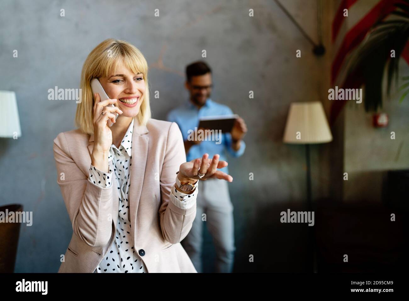Lady answering the phone hi-res stock photography and images - Alamy