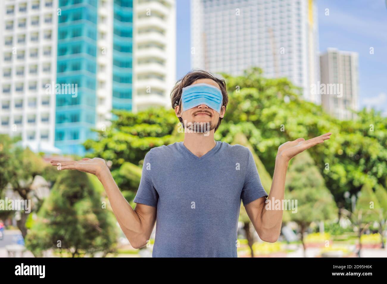 Improper safety mask hi-res stock photography and images - Alamy