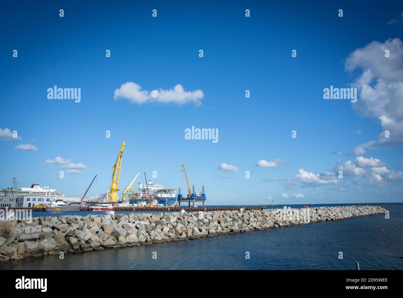 Energy pipe hi-res stock photography and images - Alamy